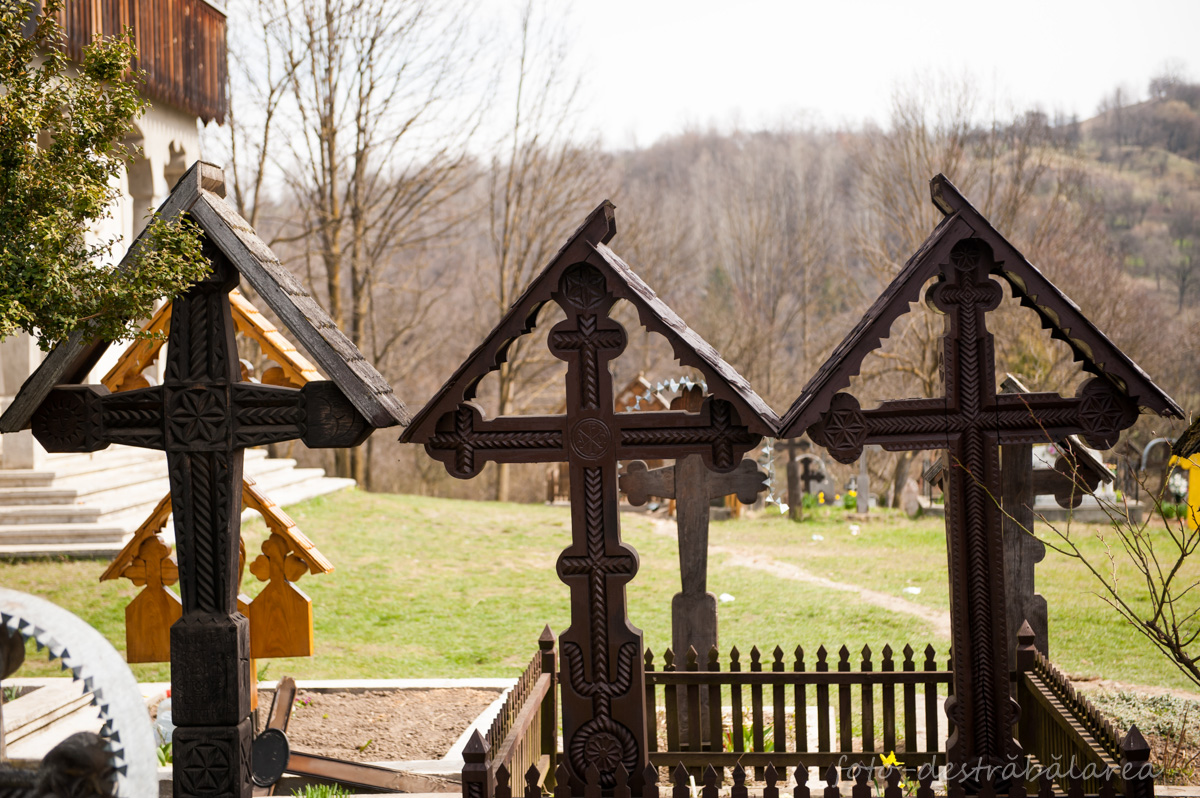 Satul Breb din Maramureș ~ foto-destrăbălarea