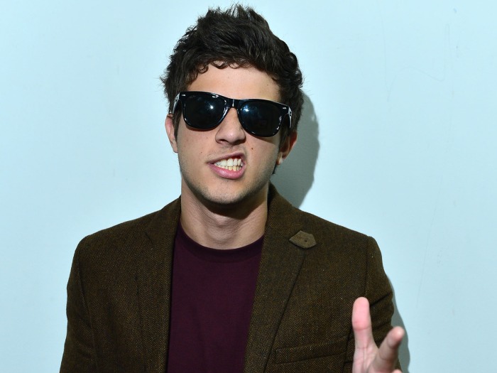 Chay convida os fãs para assistirem o seu novo programa! ~ RBR - Até o Fim