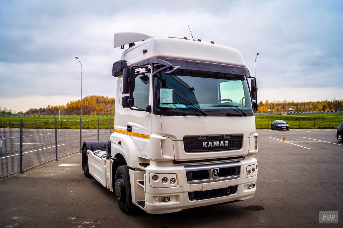 DIECIOCHO RUEDAS: KAMAZ CON CABINA TATA/DAEWOO… OPCIÓN DEL MODELO 5490?