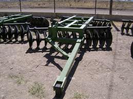 Distintos usos de las maquinaria agricolas: tipos de rastras