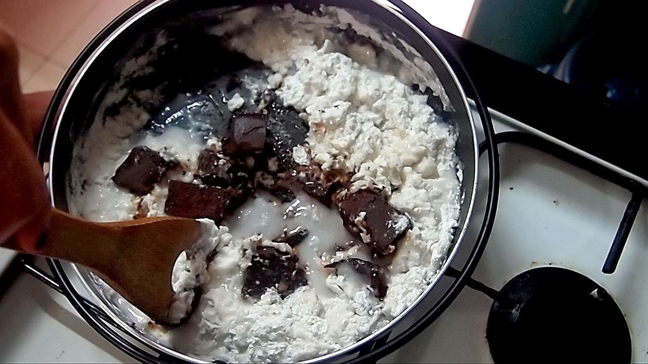 LUWEEH KITCHEN : Suman Moron ( with Chocolate )