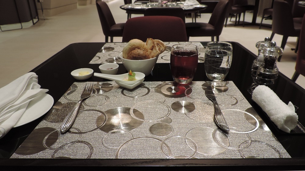 Review: Qatar Airways Al Safwa First Lounge, Doha (DOH)