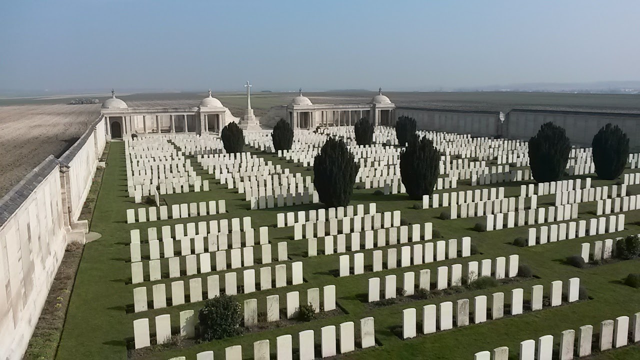 Northumbrian Gunner: Ypres 2016 - Loos Memorial / Dud Corner Cemetery