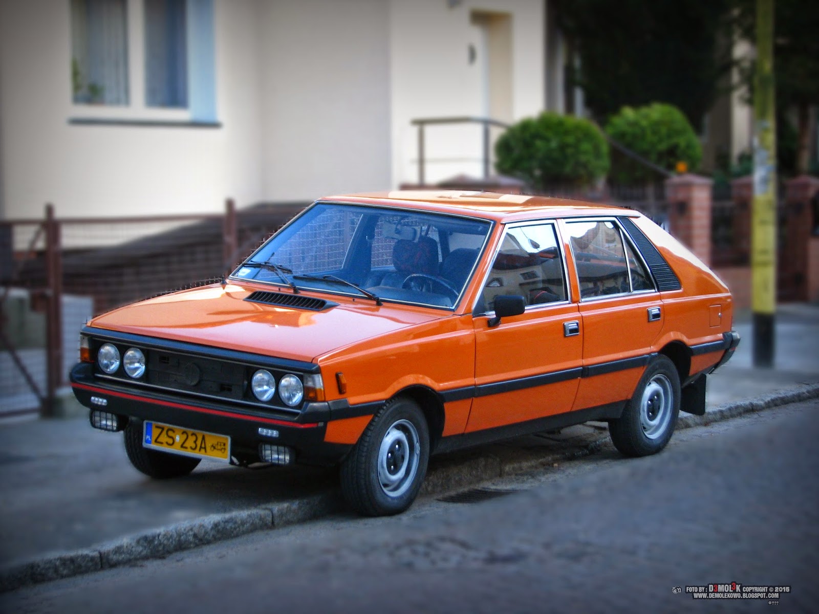 Polonez MR78 ~ AUTA ULICY [street parked cars]