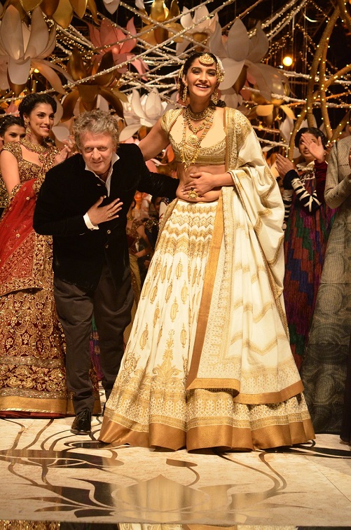 Rohit Bal Collection At PCJ Delhi Couture Week 2013 | Fashion Centar