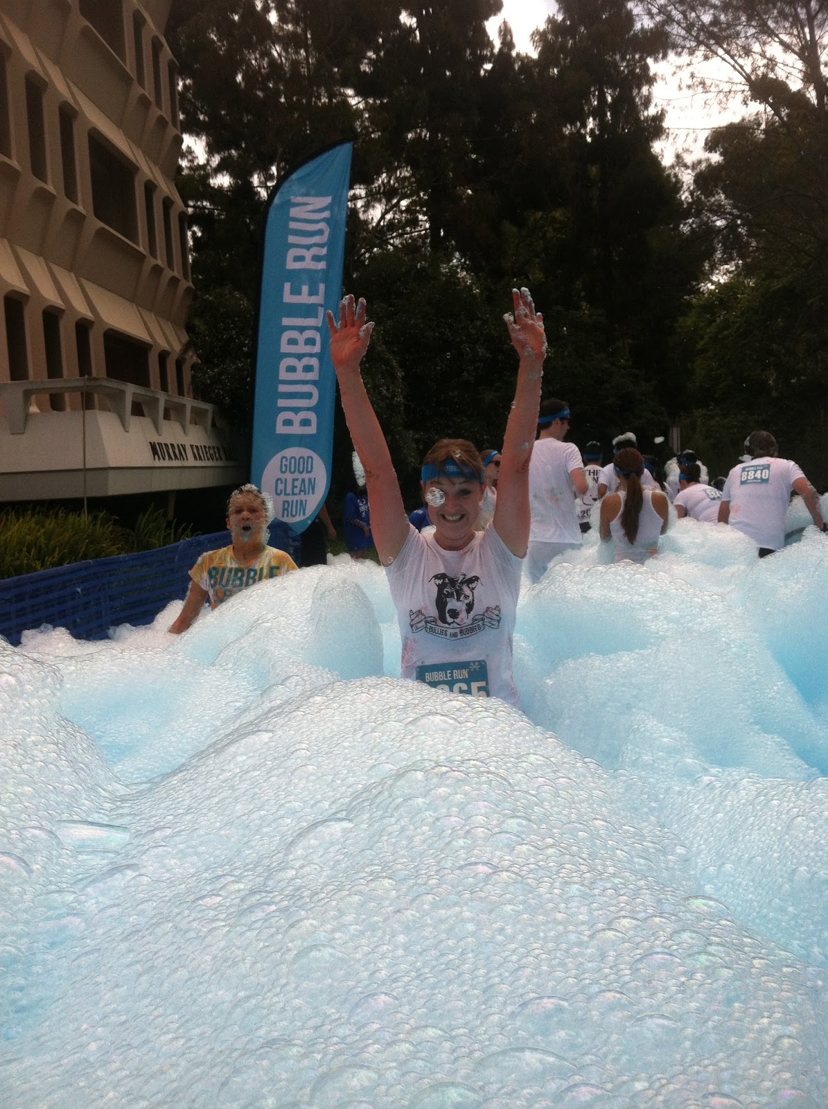 A Girl's Best Friend: Bubble Run