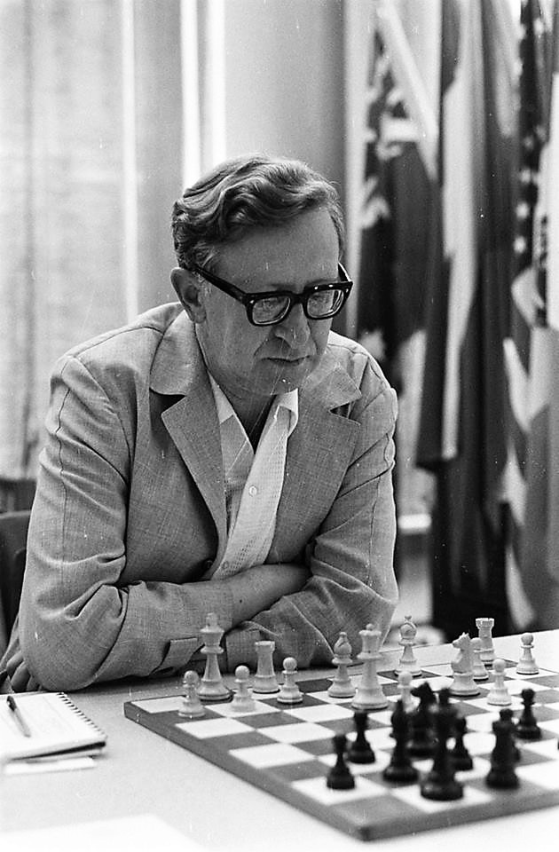 Ajedrez, la lucha continúa: Partidas Comentadas por el Excampeón del ...