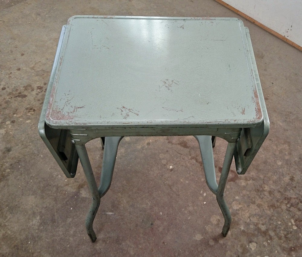 Vintage Typewriter Table Makeover | Rust-Oleum Universal Metallic in ...