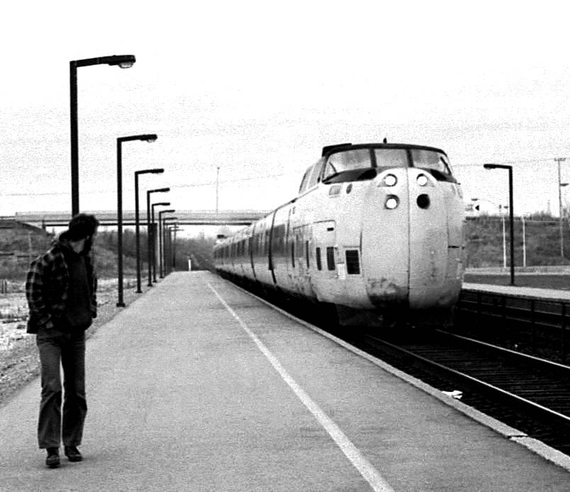 NEW VIA RAIL BOOK George Clooney Turbo NEW VIA RAIL BOOK George Clooney Turbo