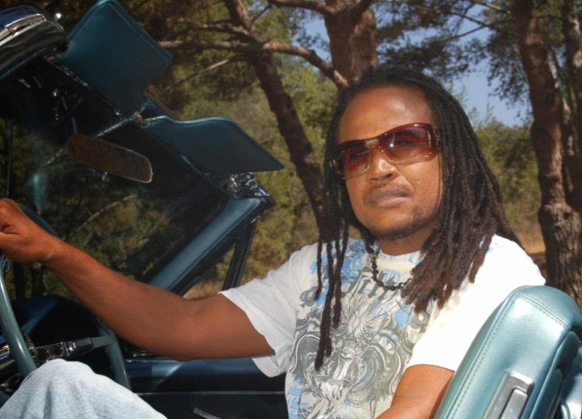 Reggaediscography: ANDREW BEES - DISCOGRAPHY: (Reggae Singer)