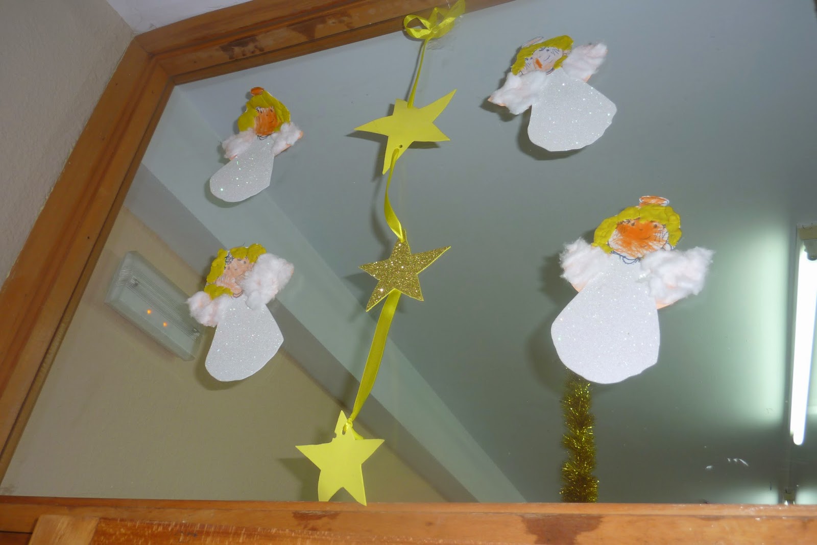CRECIENDO JUNTOS EN EL COLE: TALLER DE ADORNOS NAVIDEÑOS