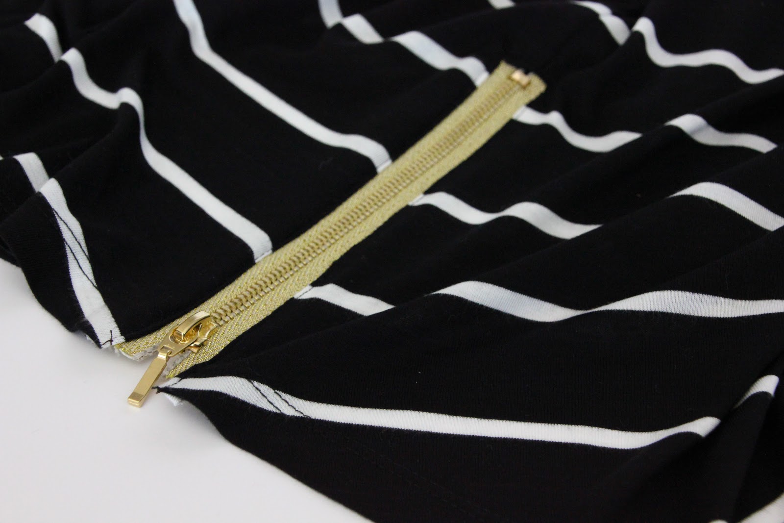 Exposed Zipper Top: a tutorial | Sweet Verbena