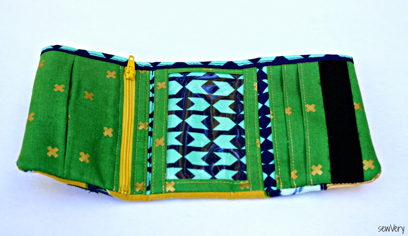 sewVery: Perfect Petal Purse & Pirates Treasure Wallet + Giveaway!