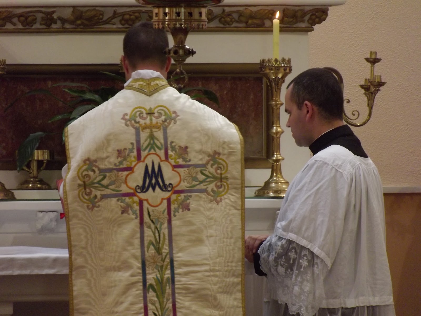 The Catholic Heritage Association of Ireland: Mass in Emo in August 2012