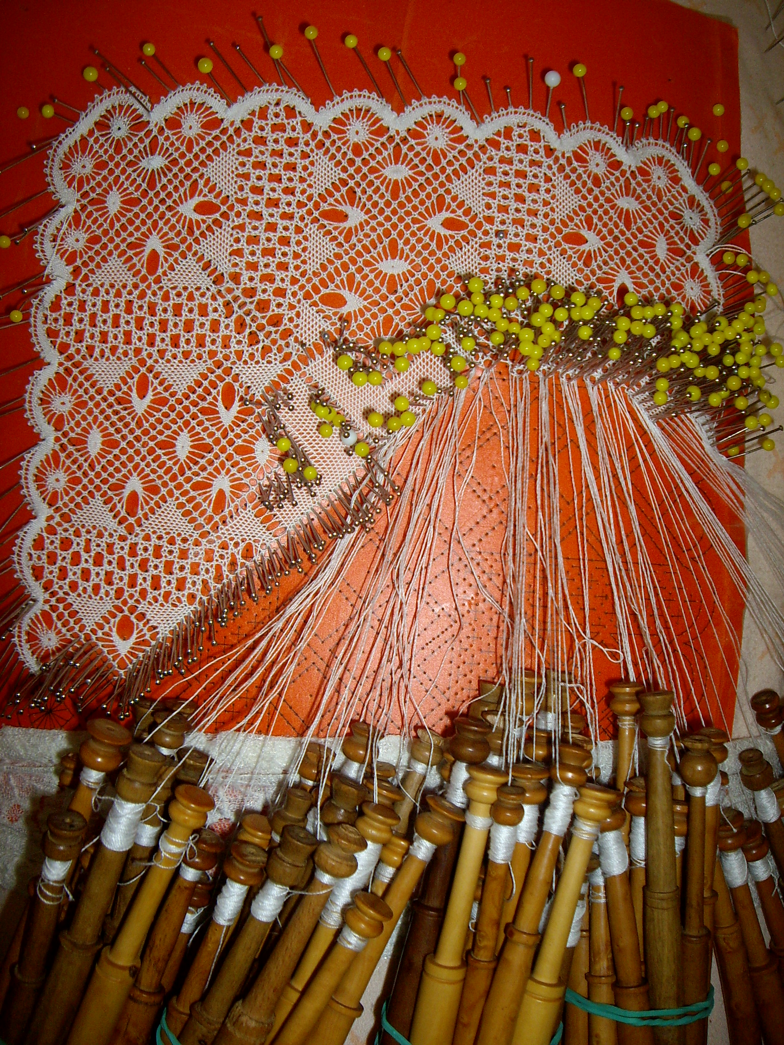 Más pañuelos de milanos de encaje de bolillos