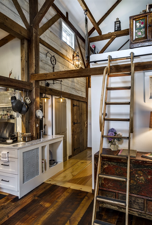 ESTILO RUSTICO: Antiguo Galpon Convertido en Vivienda Rustica