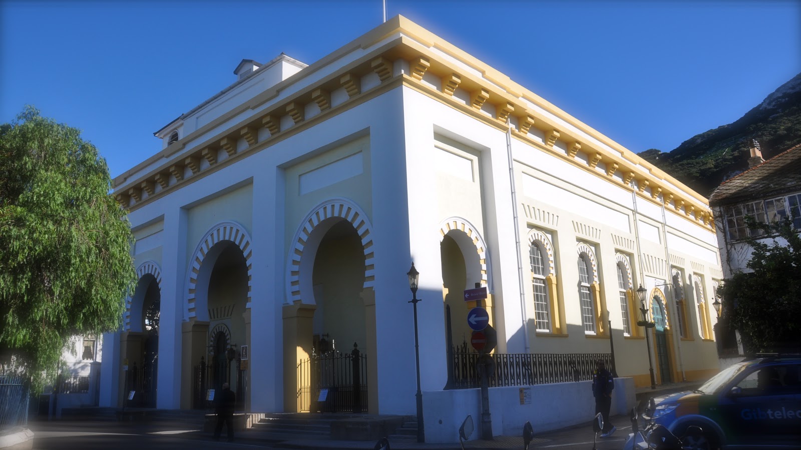 Gibraltar (1/2): la anacrónica vida colonial ~ El LoBo BoBo,... un blog ...
