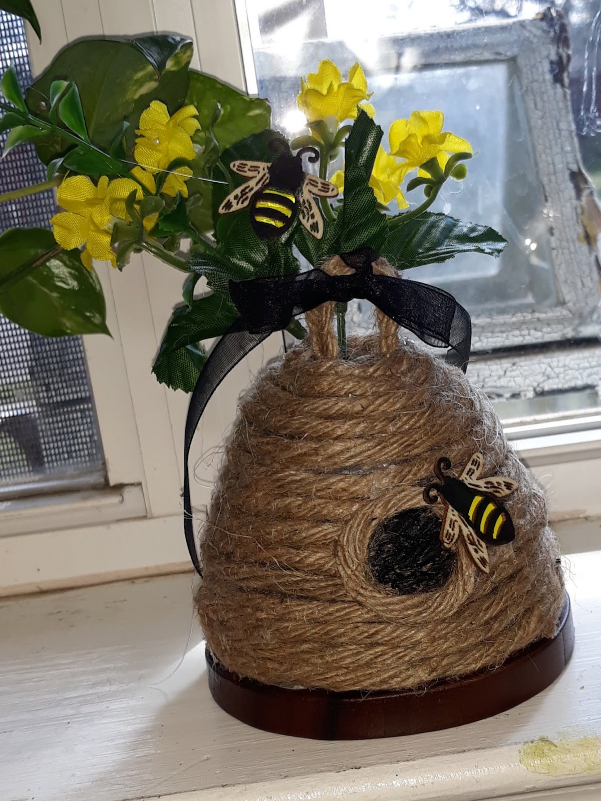 My Creative Lifestyle: Cute, Easy, Diy Beehive Tutorial