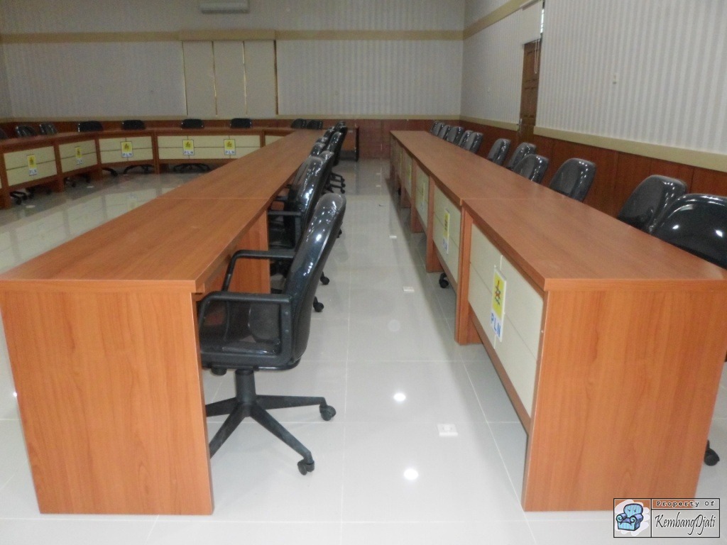 Meja Rapat Kantor Modular - Model Meja Rapat - Model Meja Meeting ...