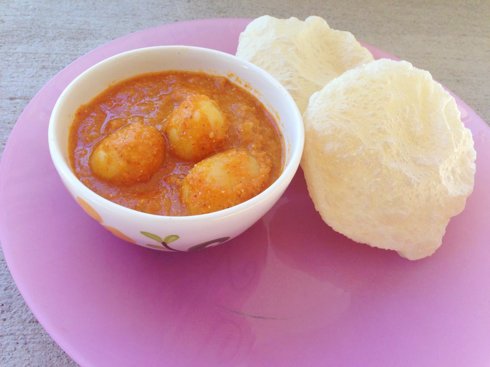 Sarita's Kitchen Blog: Luchi aloor dum