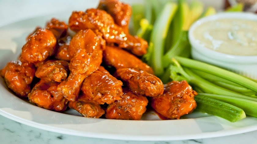 MasterCheff: BUFFALO-STYLE CHICKEN WINGS