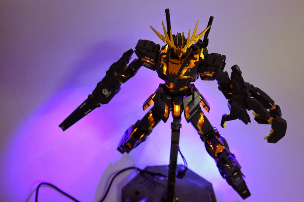 Custom Build: MG 1/100 Banshee + LED Installation