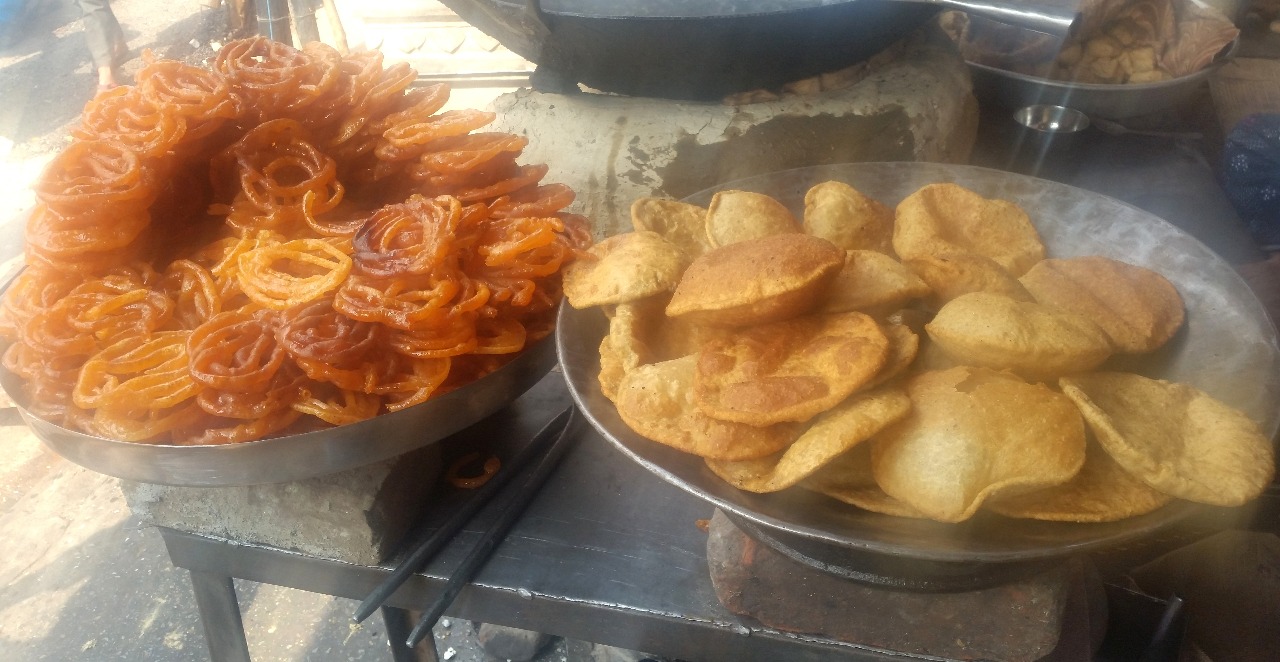 Street Food from Varanasi, Part 1: All About Kachori, Rabri and Lassi ...