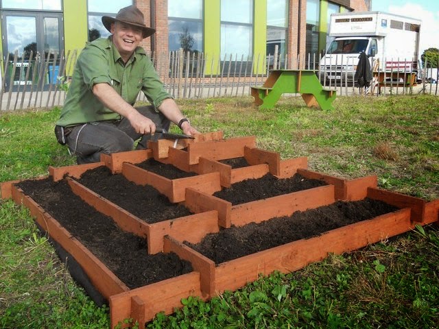 Ideas & Products: Slot Together Pyramid Garden Planter