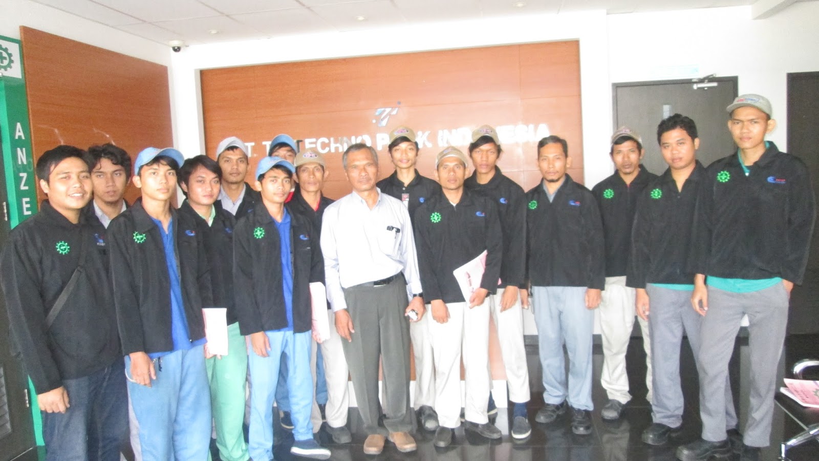 Pembinaan dan Pengujian Lisensi K3 Operator Forklift Lokasi Kawasan PT ...