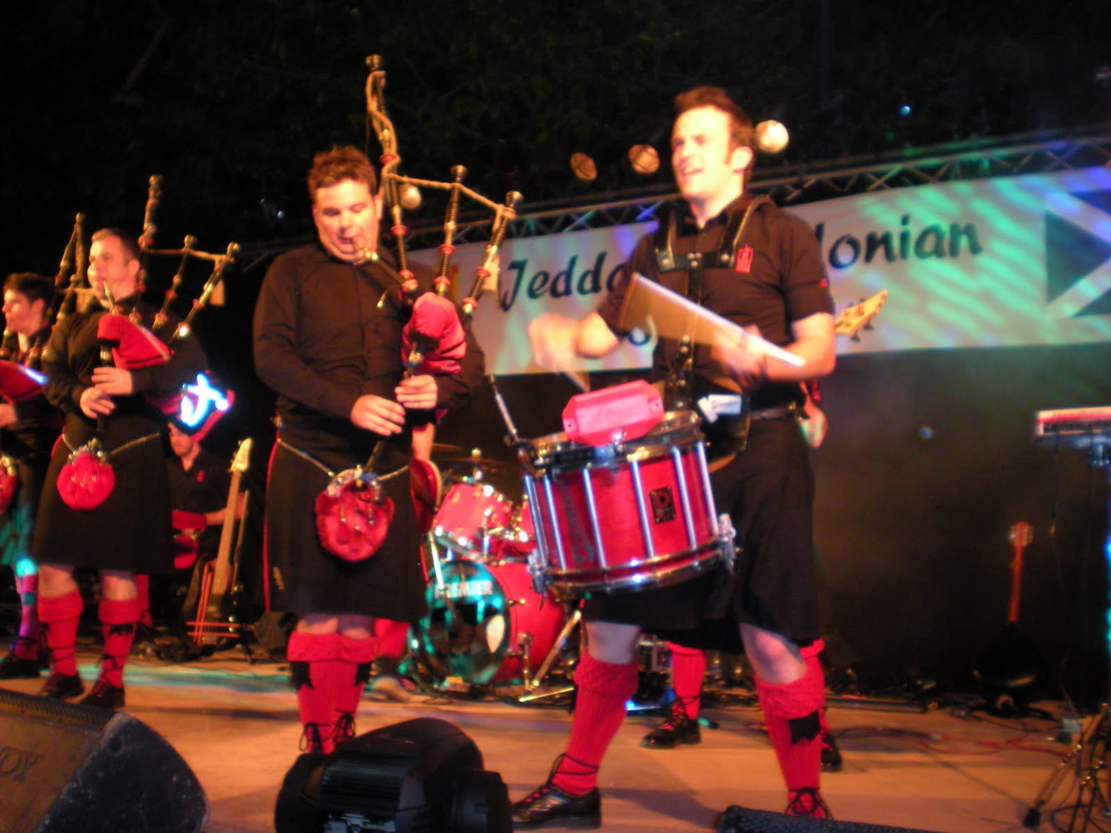 The Gleannancre Pipe Band: RED HOT PIPES - LIVE IN CONCERT