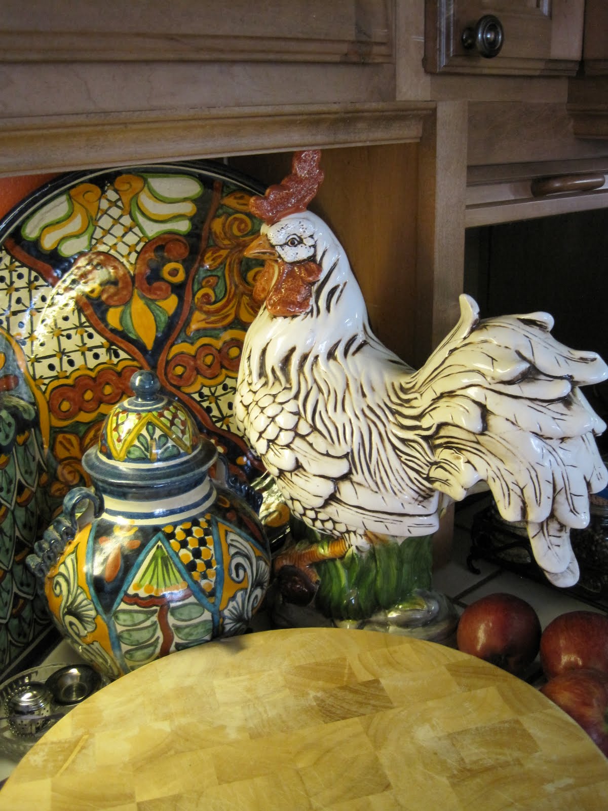 Boulder Dam Cottage: Random Decor and Garden