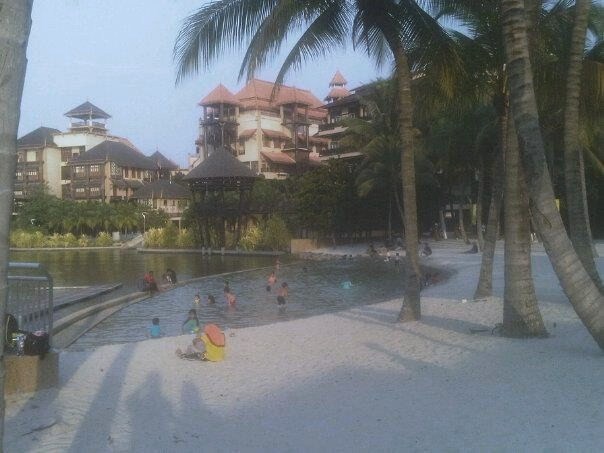 Dunia Jakie: Bersantai di Pantai@Putrajaya...