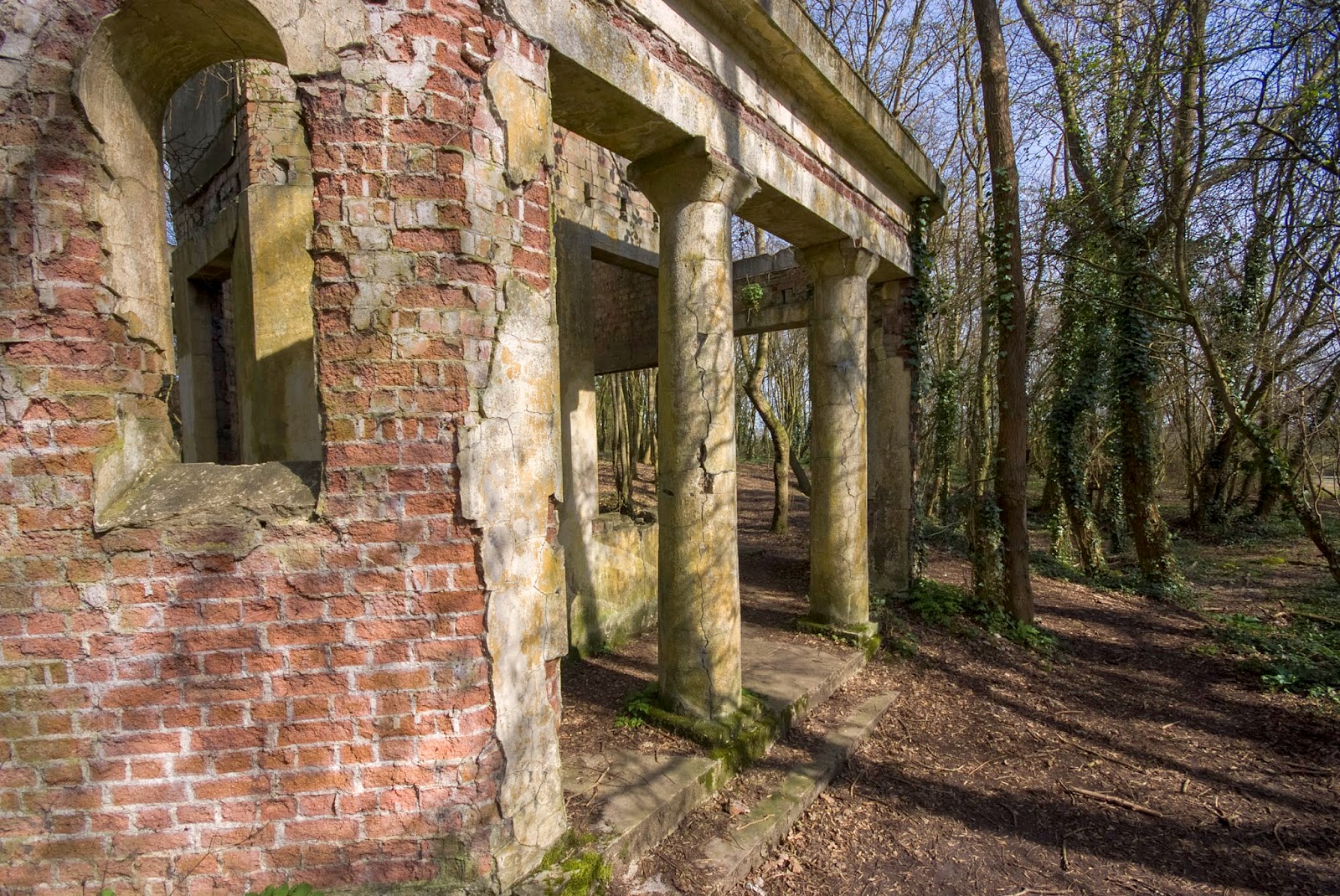 UKNOWN EXPLORER: Vange Well no.5