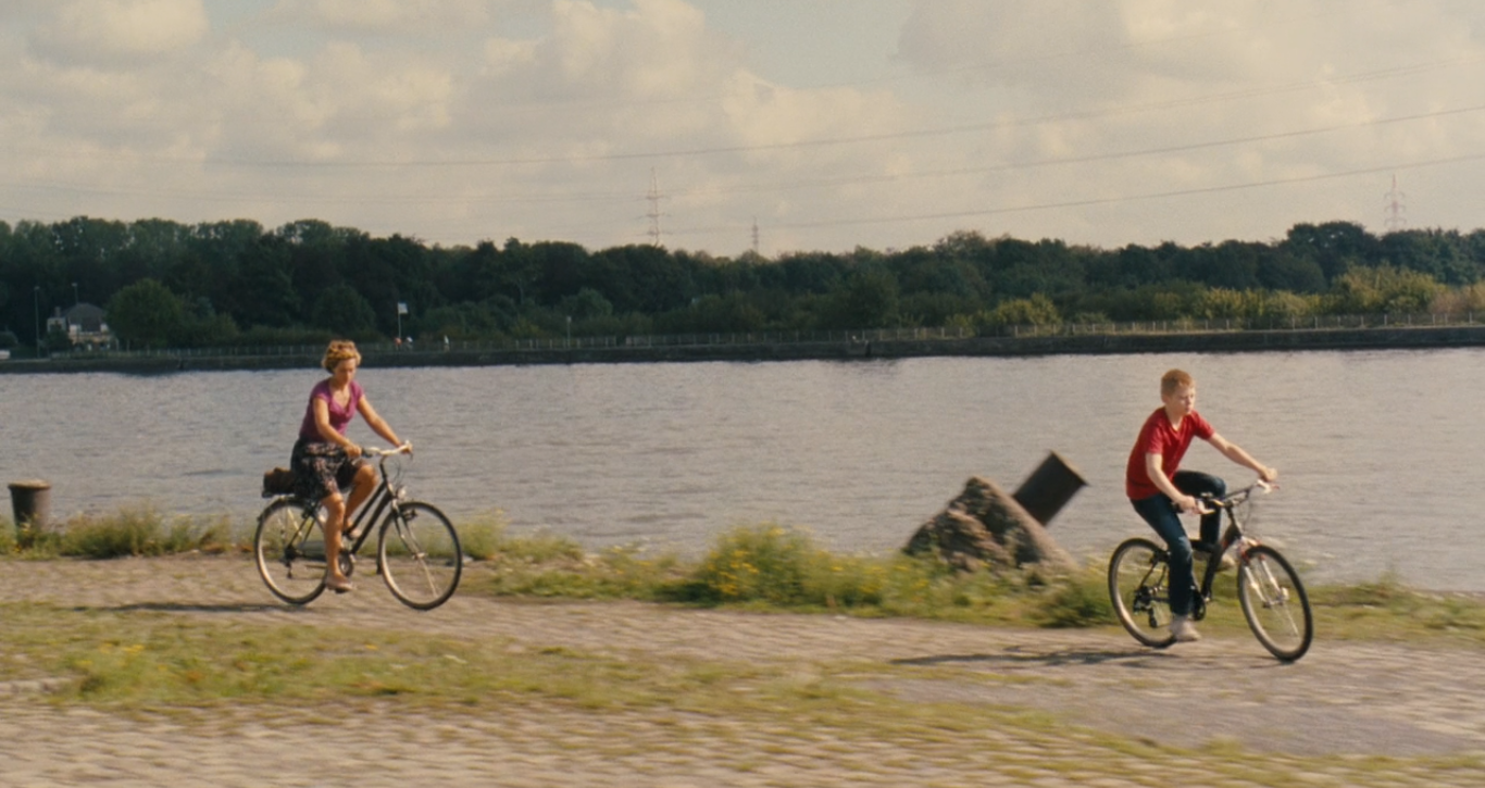 366filmesdeAz: O Garoto da Bicicleta (Le Gamin au Vélo) - dir. Jean ...