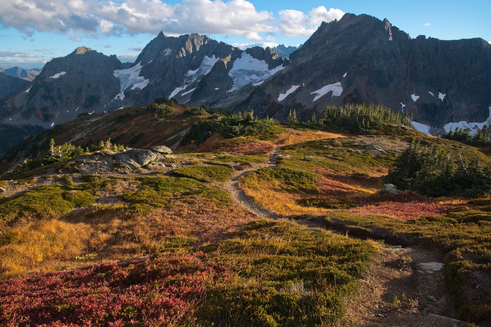 Hiking Shenandoah: Cascade Pass and Sahale Arm