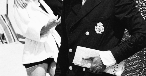 NOTE DE L'HOTEL: Tony Curtis as Joe, Josephine, Shell Oil Junior