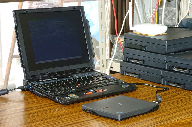 電算機孝行: IBM USB Portable CD-ROM Drive を入手