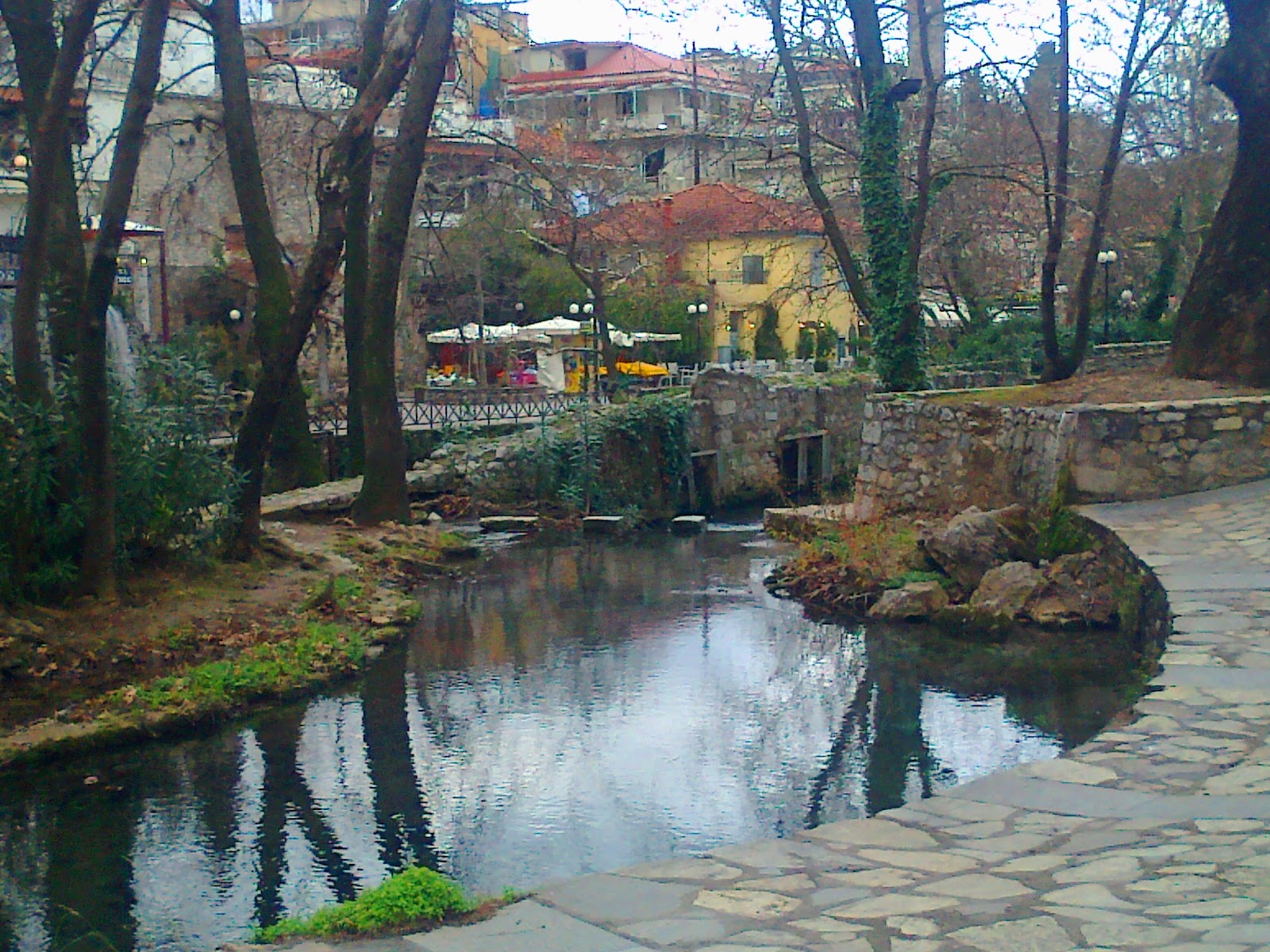 ΑΠΟΛΙΣ: ΛΕΙΒΑΔΙΑ