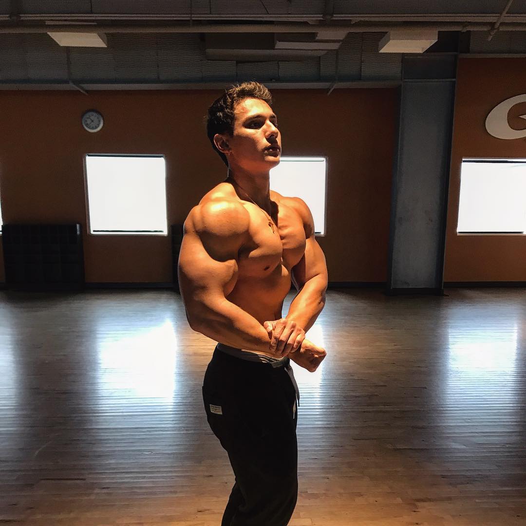 the beauty of male muscle: Anthony