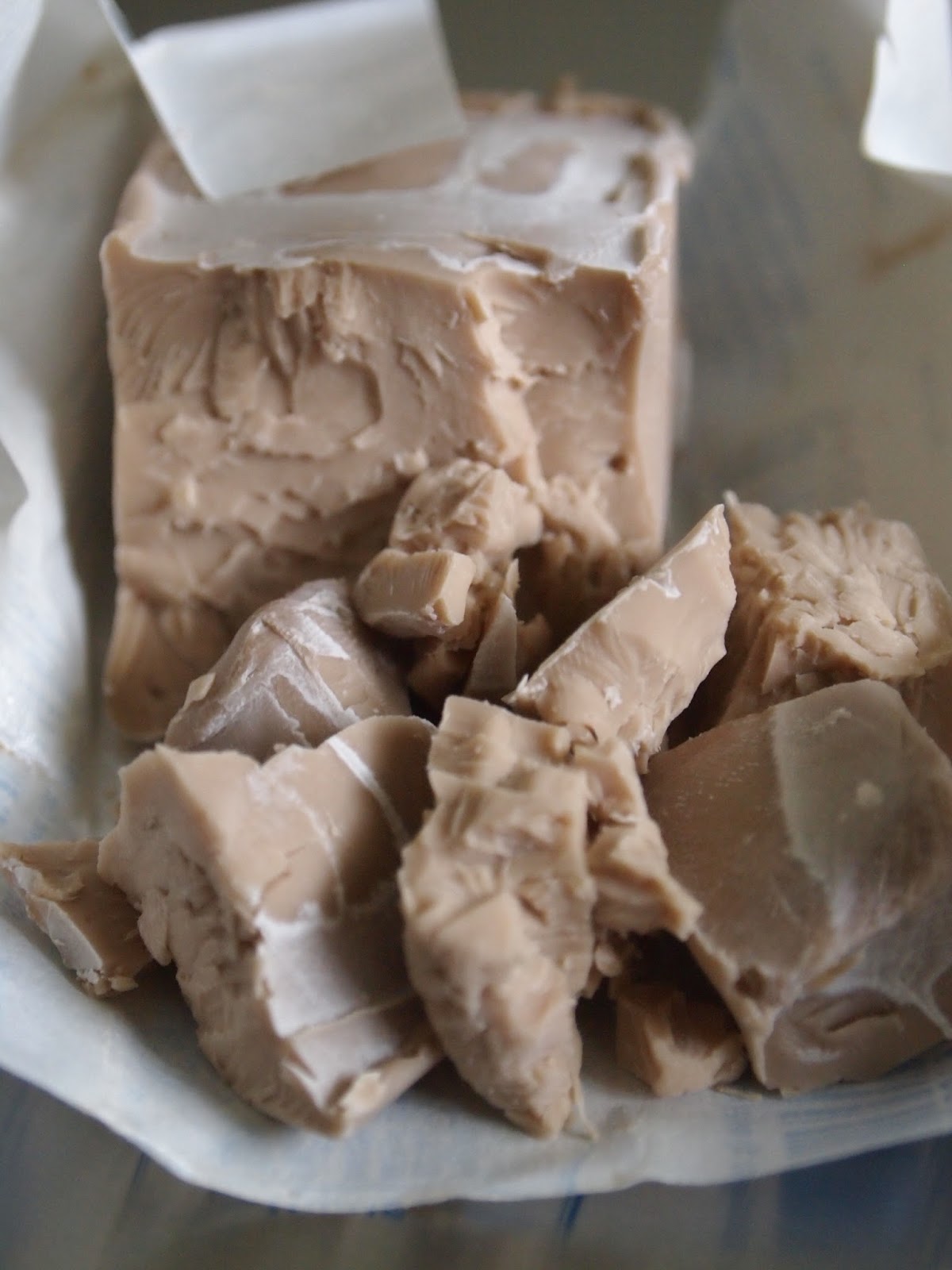 Pullapitko - fińska chałka z kardamonem i rodzynkami