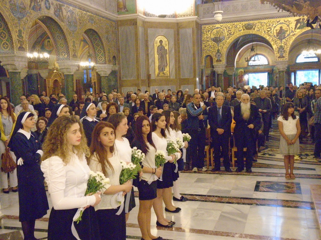 Αναστάσιος: Ο ΕΠΙΣΚΟΠΟΣ ΚΕΡΝΙΤΣΗΣ ΧΡΥΣΑΝΘΟΣ ΣΤΗΝ ΑΚΟΛΟΥΘΙΑ ΤΟΥ ...