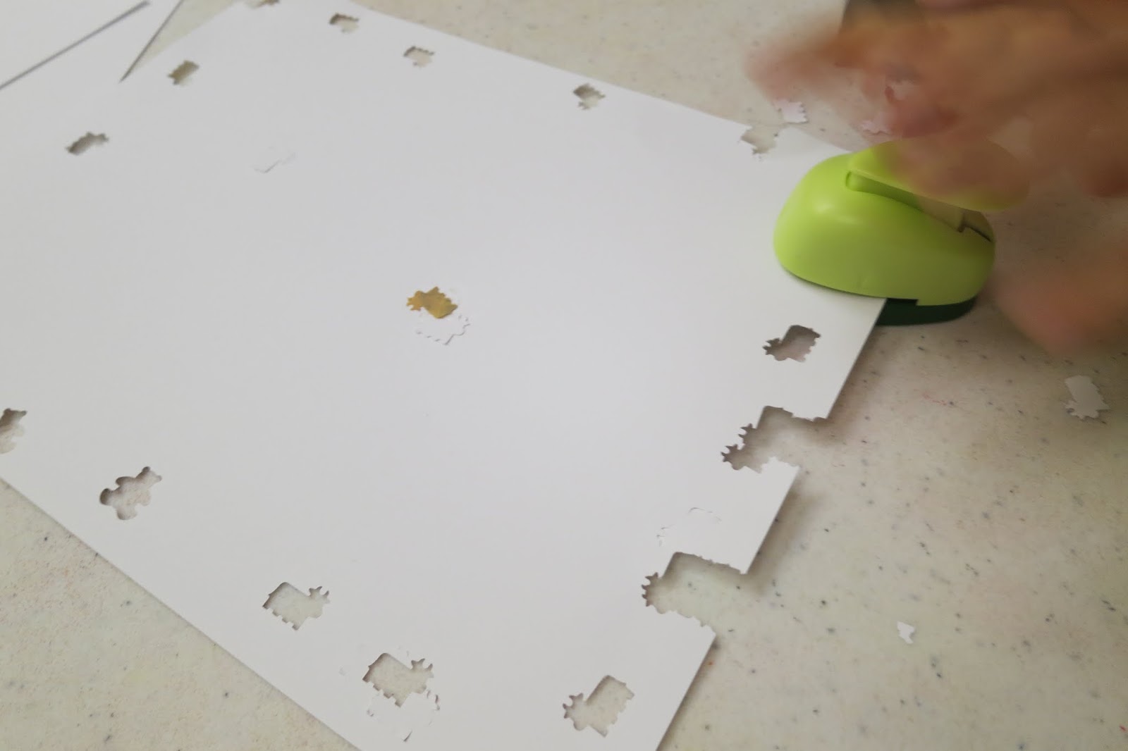 Toddler Art Class: Leaf Punching : library makers