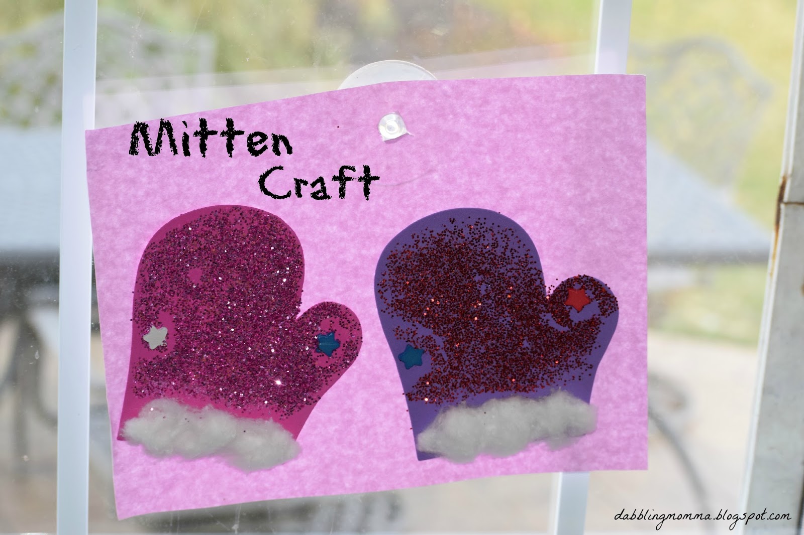 Dabblingmomma: Mitten Craft