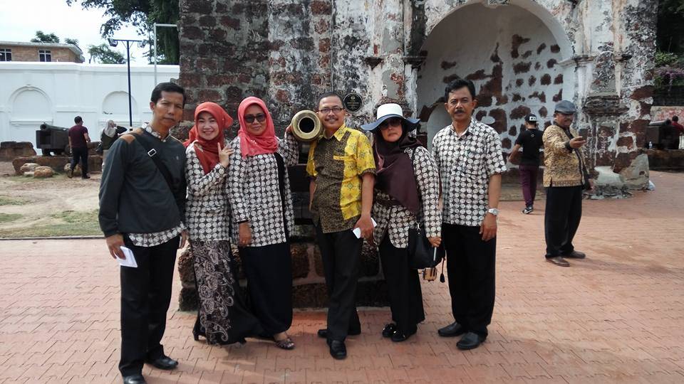 Dusmar Cikgu: Laporan Studi Banding Kepala Sekolah dan Guru Berprestasi ...