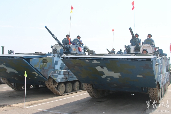 China Defense Blog: ZBD 05 amphibious vehicles in Russia