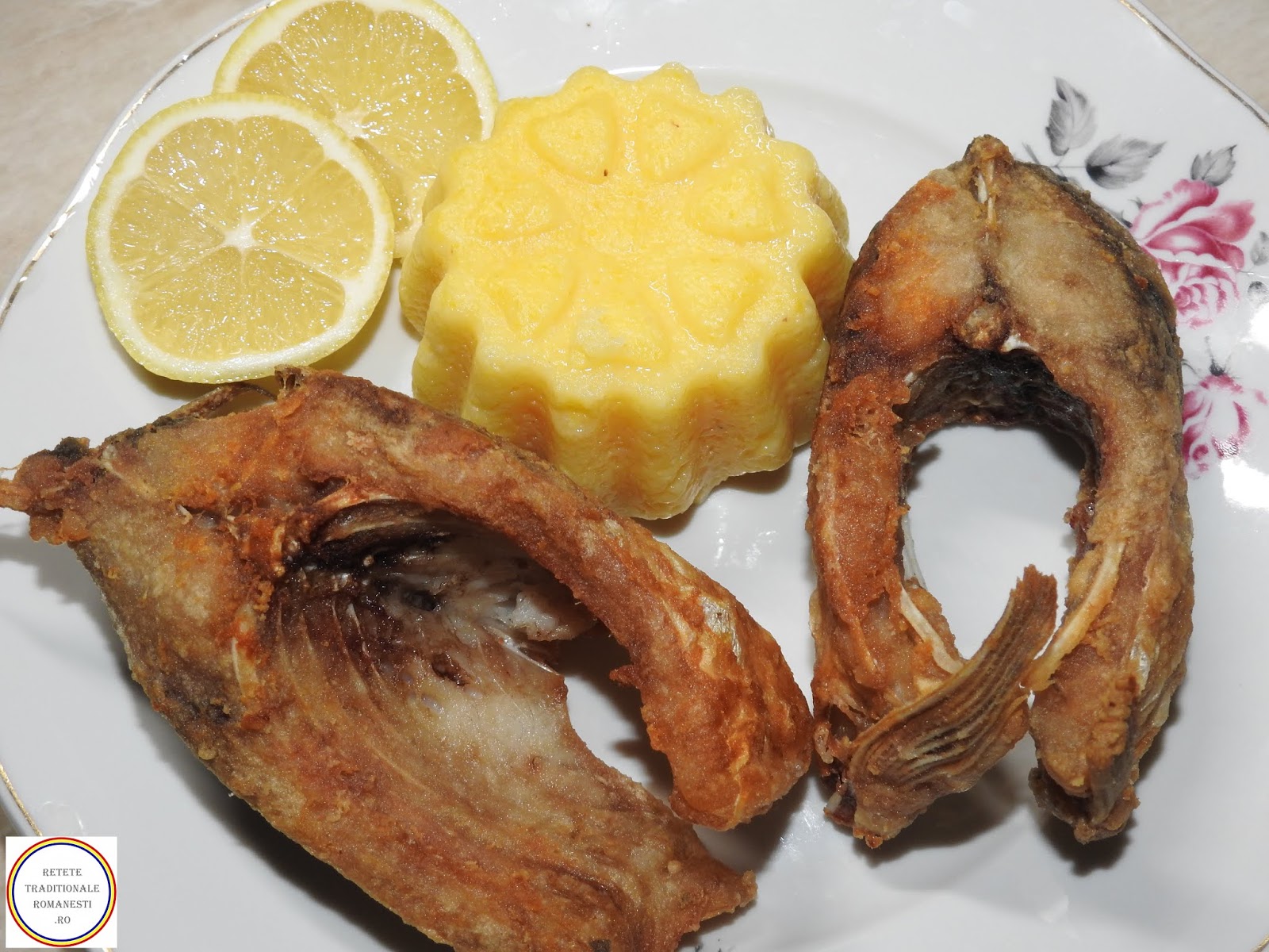 Retetetraditionaleromanesti.ro: Peste prajit cu mujdei si mamaliga