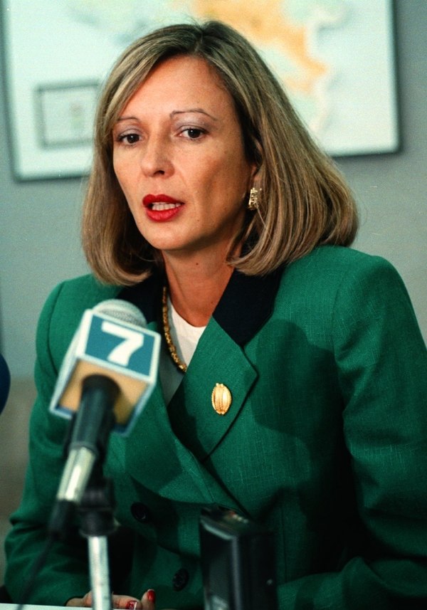 Proponen que Dra. Ana Gabriela Ross sea Benemérita de la Patria