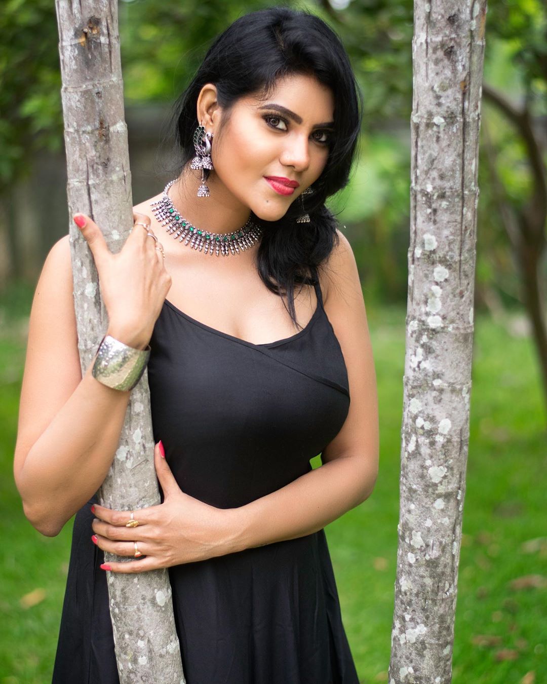 Nivisha Hot Navel Photos Collection Instagram, Serial Stills
