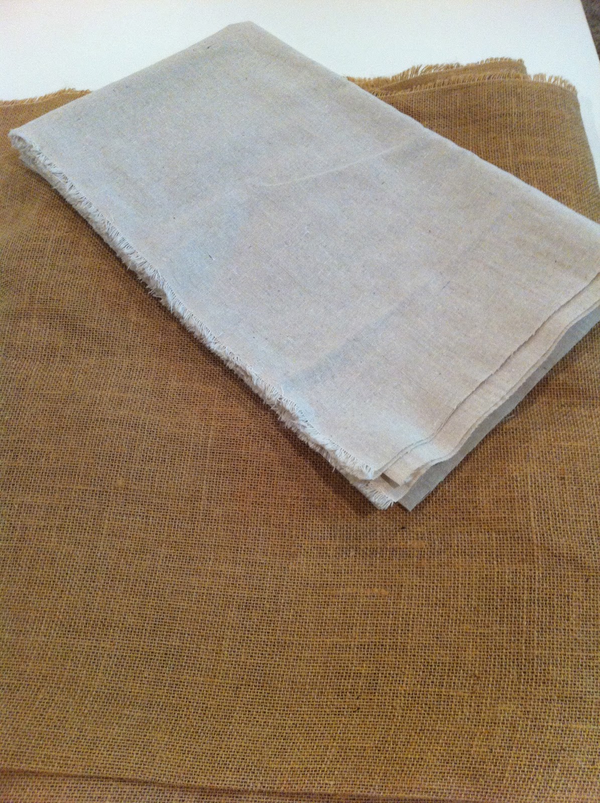 The Peacock Door: Burlap and Muslin Christmas - Tree Skirt