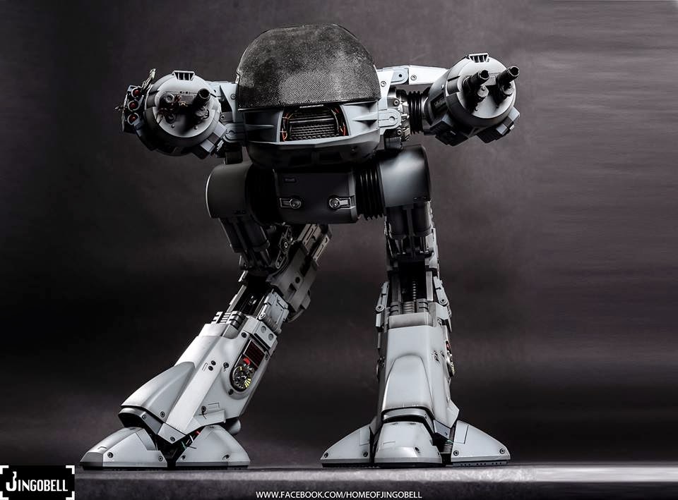 World Toy Brasil: Hot Toys - RoboCop: 1/6th scale ED-209 Final Product